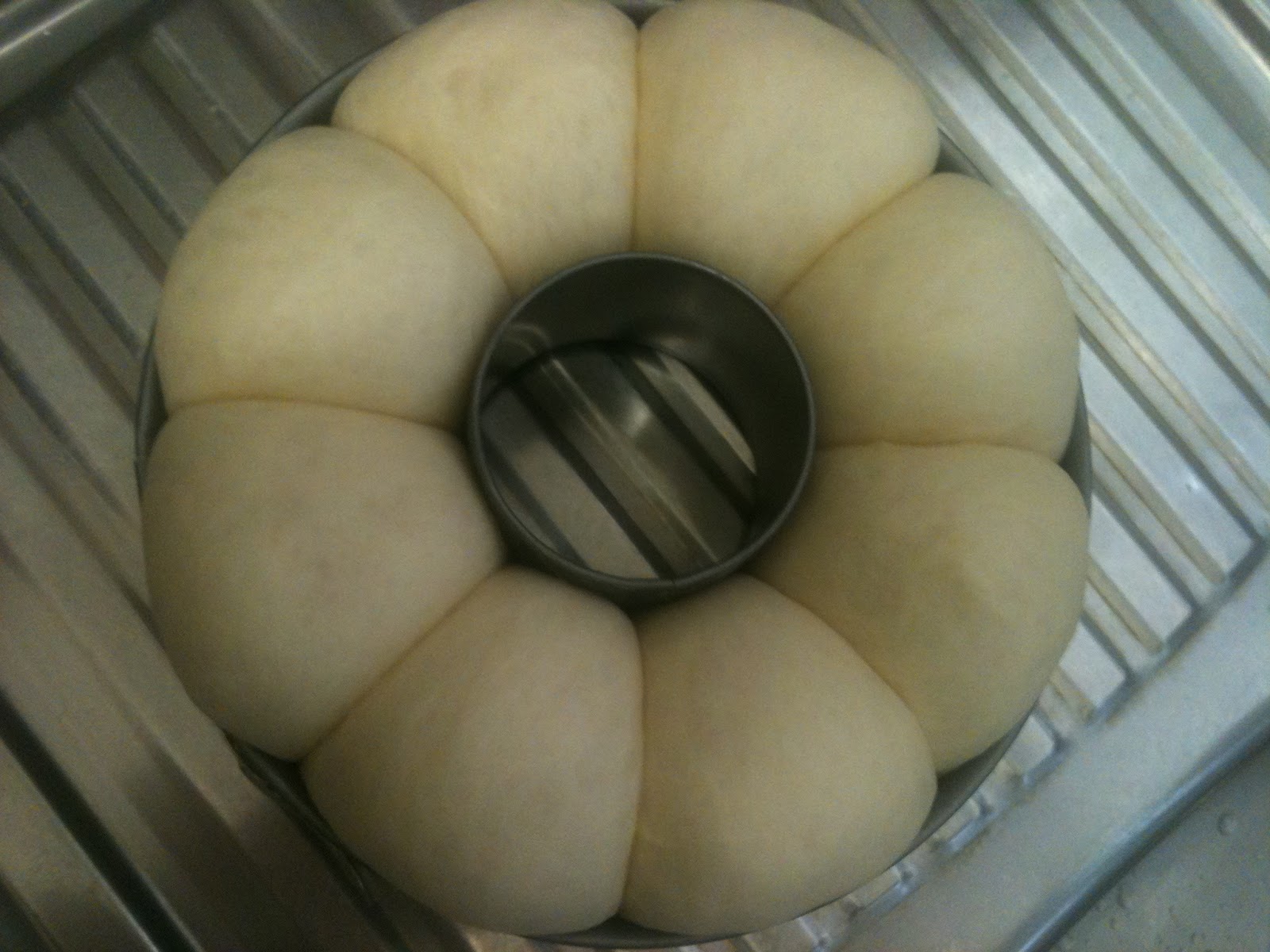 Vinnie Baking Paradise: Flower Ring Buns